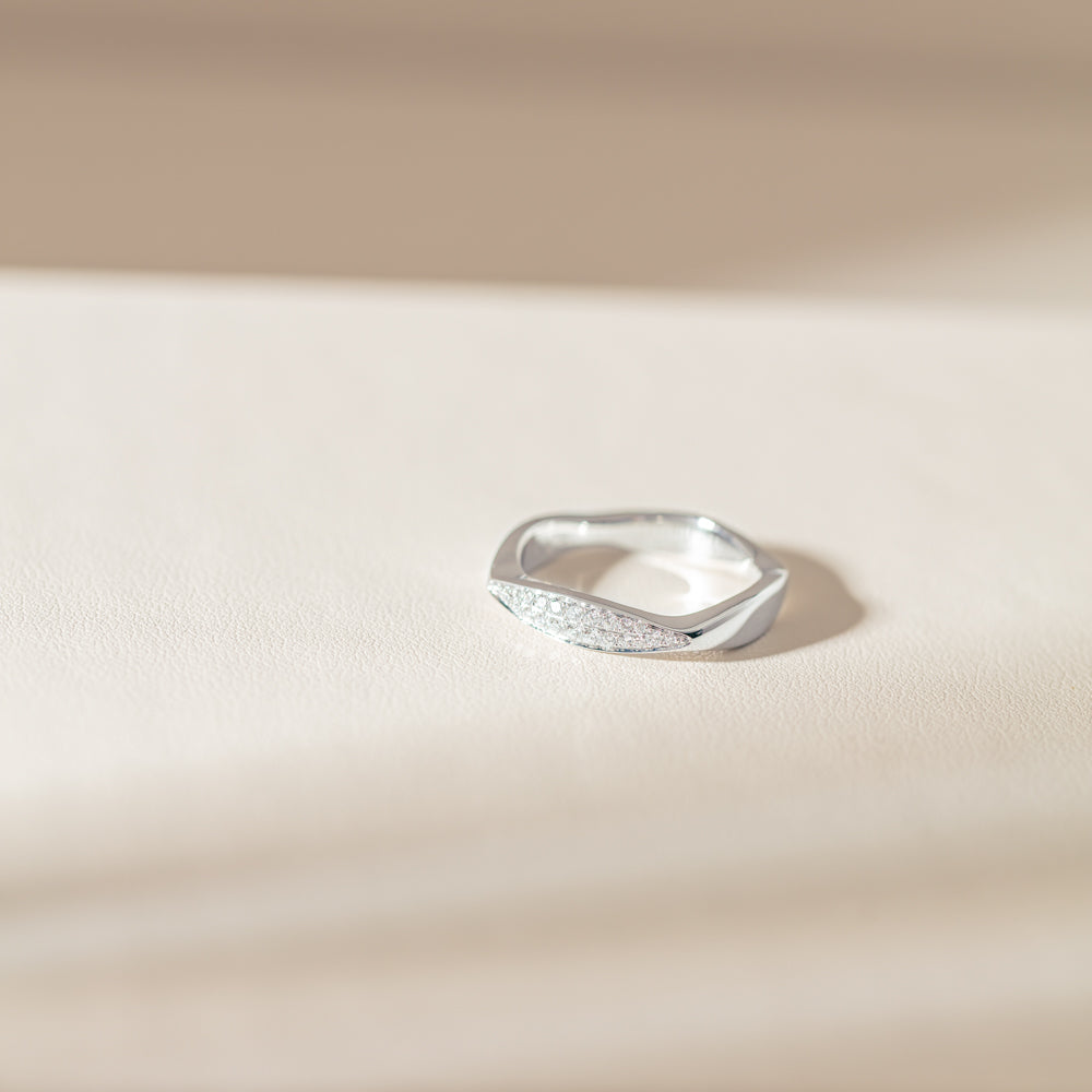 18ct Yellow Gold Diamond EOS Ring - Walker & Hall