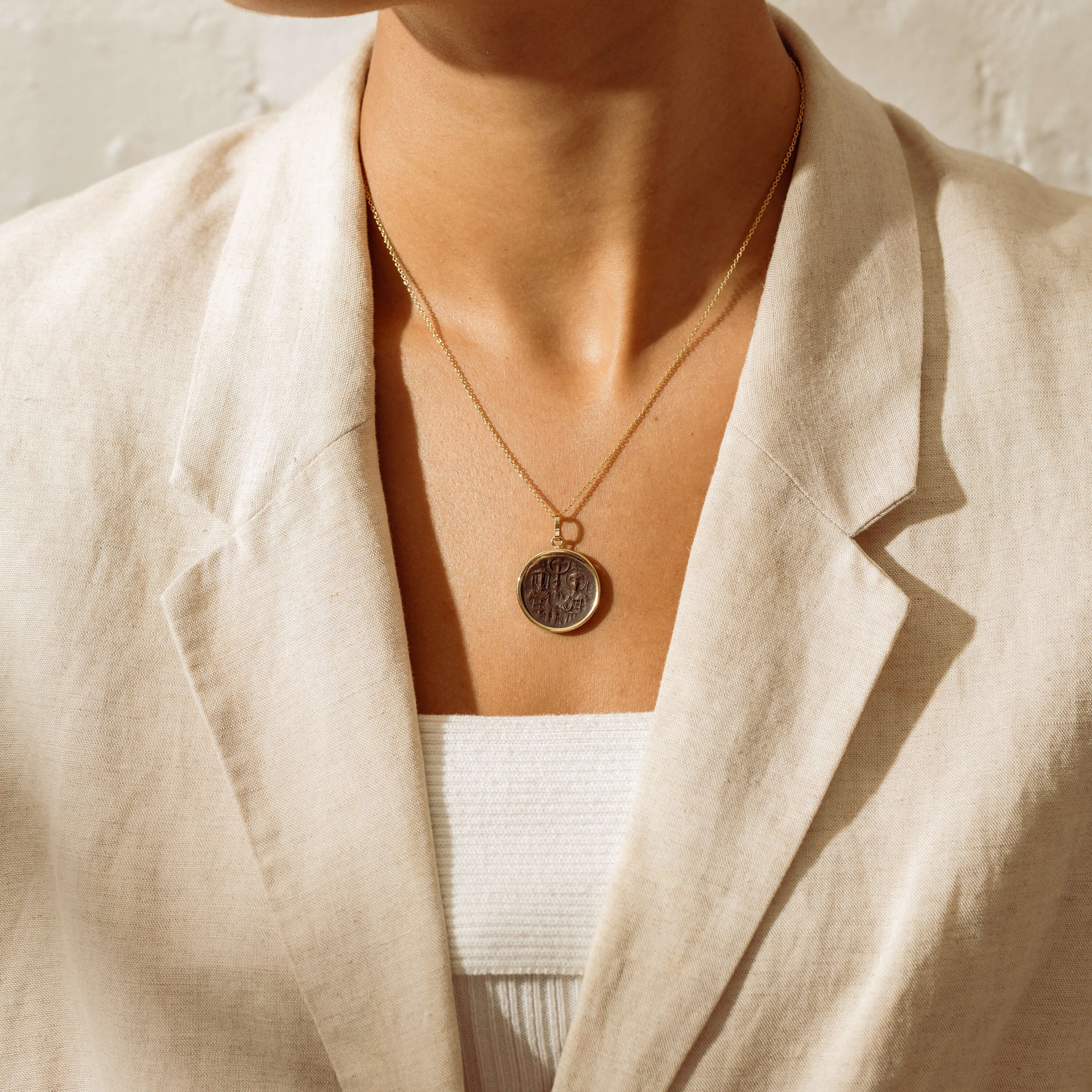 Deja Vu 14ct Yellow Gold Ancient Coin Pendant - W&H – Walker & Hall
