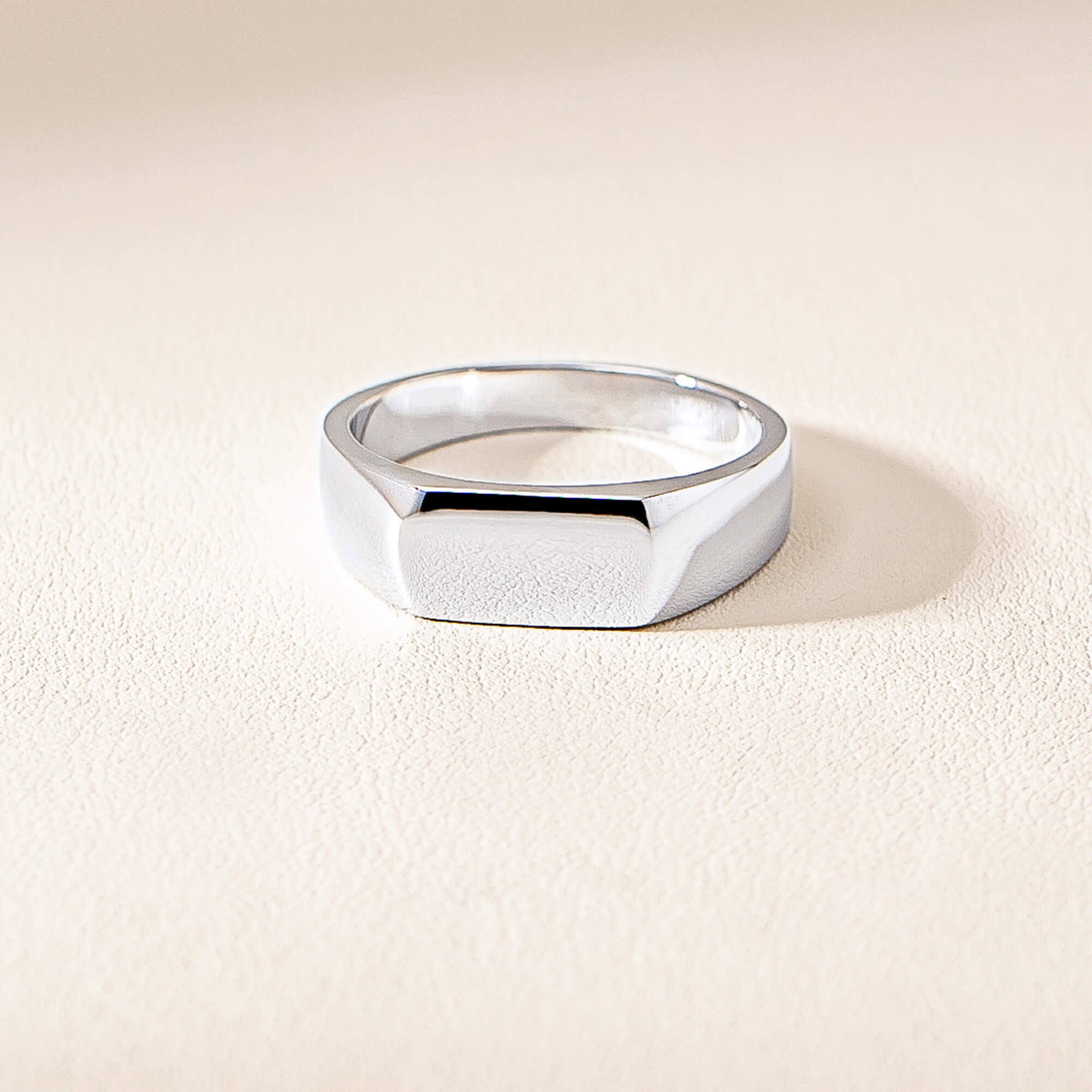 Rings - Discover Rings at Walker & Hall