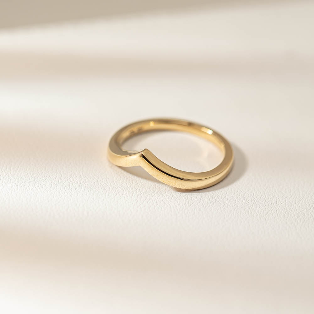 9ct Yellow Gold Chevron Band - Walker & Hall