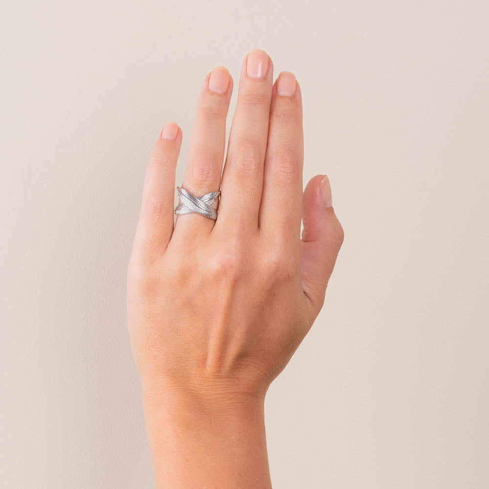 Boh Runga Rocksteady Feather Kiss Cross Ring - Silver – Walker & Hall